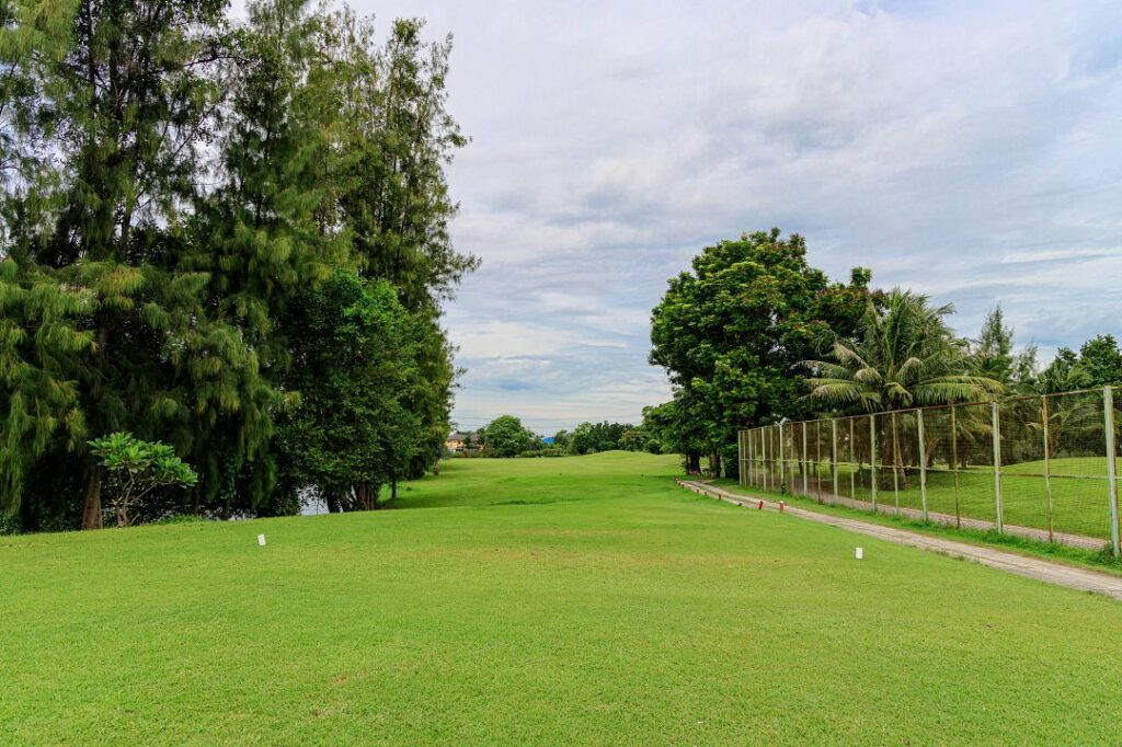 เล่นกอล์ฟ - RSU VISTA GOLF COURSE