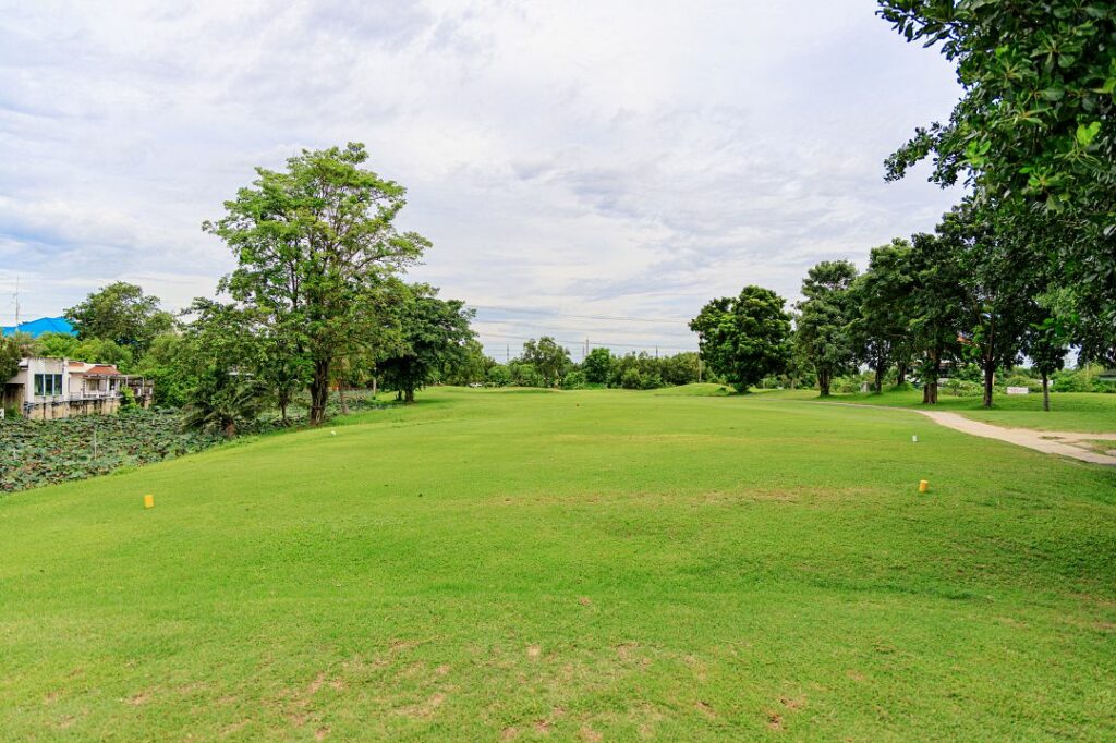 เล่นกอล์ฟ - RSU VISTA GOLF COURSE
