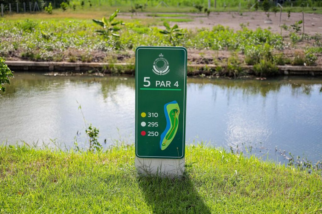 เล่นกอล์ฟ - RSU VISTA GOLF COURSE